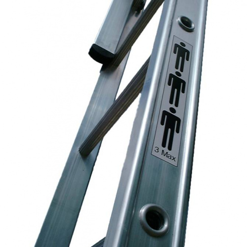Bayley Short Triple Extension Ladder
